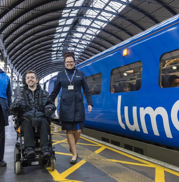 FirstGroup Expands Lumo Services with New London to Stirling Route | Rail News